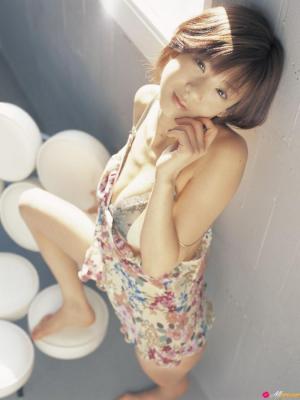 Aki Hoshino April Wind